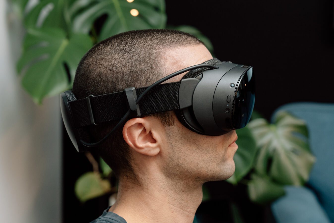 The Steam Frame Has Two Speakers On Each Side Of Your Face F